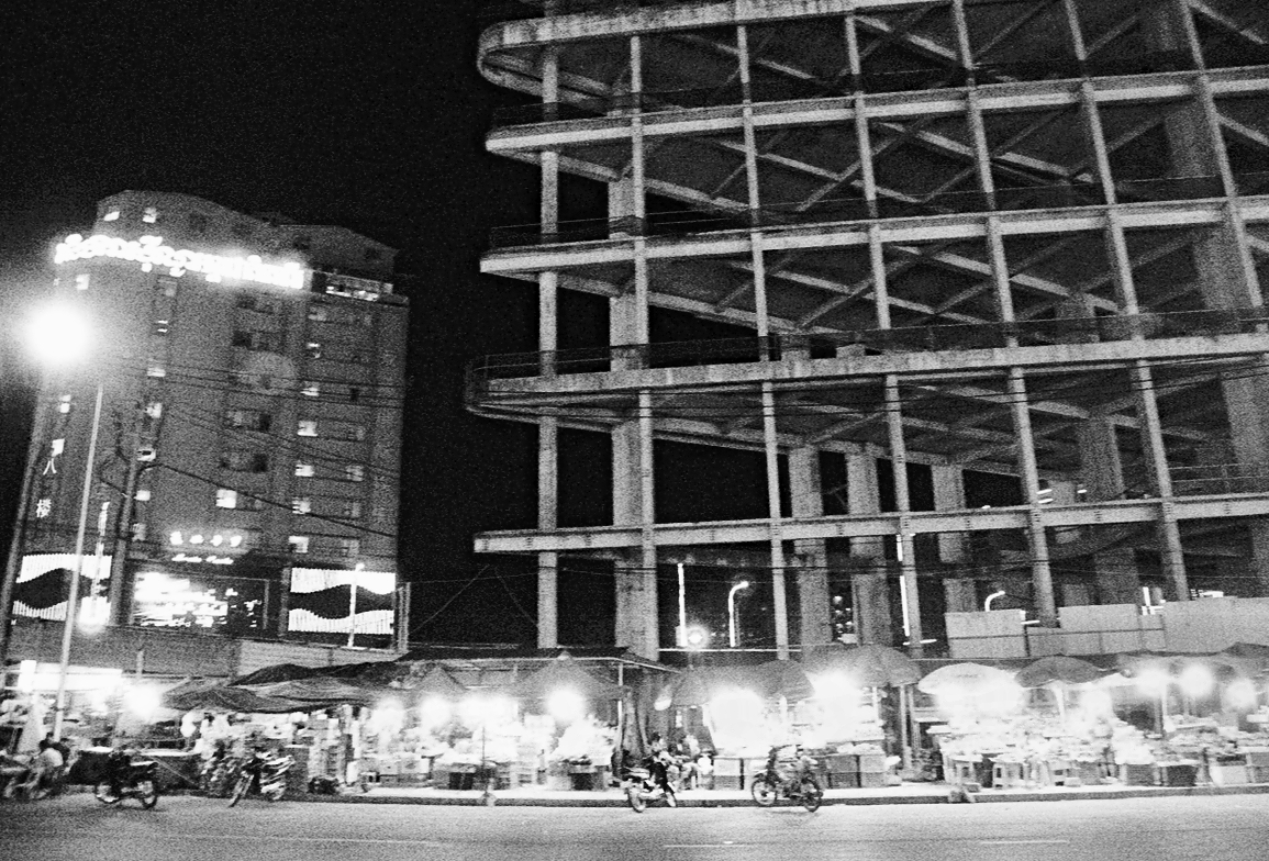 1000 Ghost Houses – DANA LANGLOIS