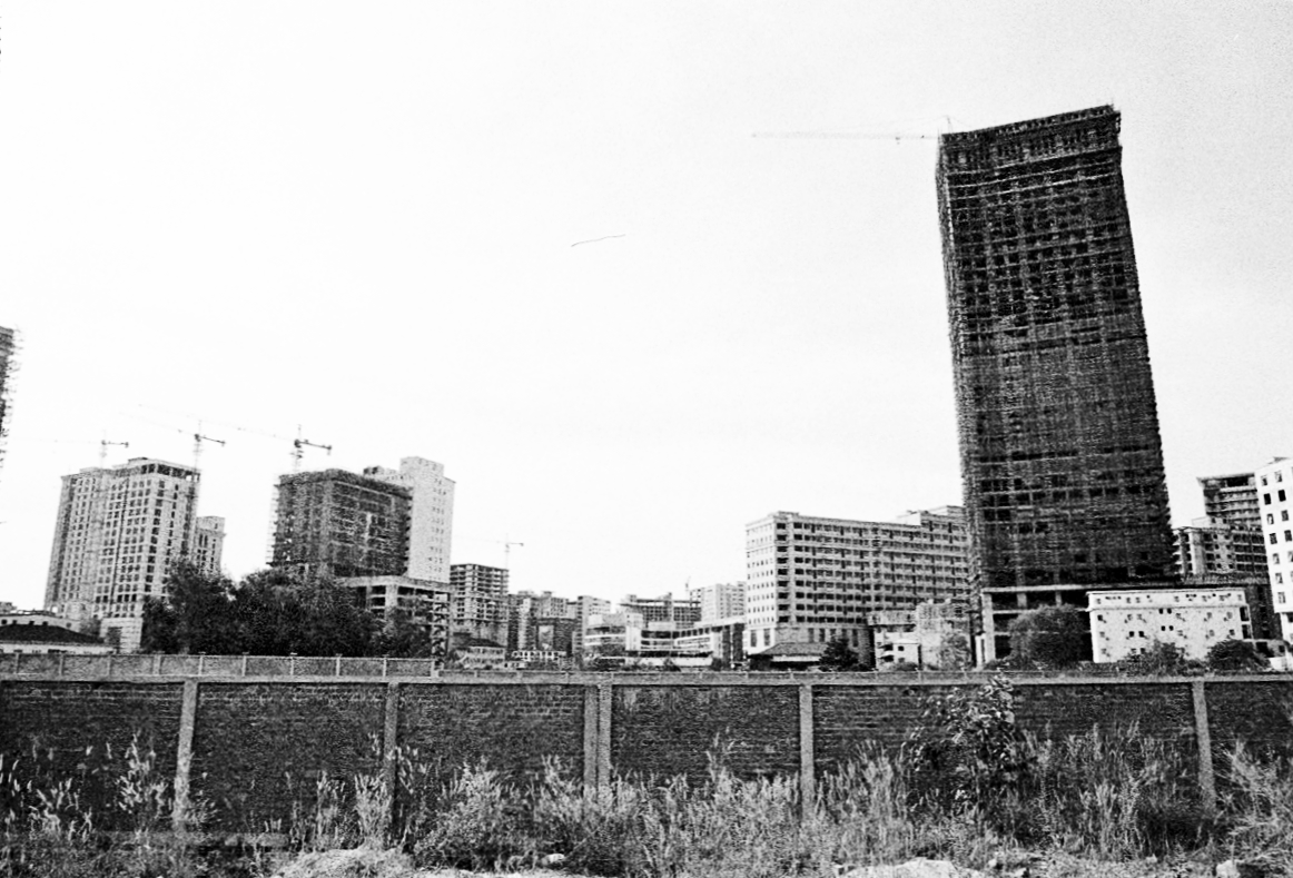 1000 Ghost Houses – DANA LANGLOIS